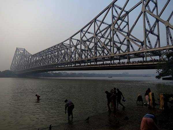 ৭৫-এ পা, হাওড়া ব্রিজ নিয়ে এই ১০টি তথ্য সব বাঙালির জানা উচিত | Howrah ...