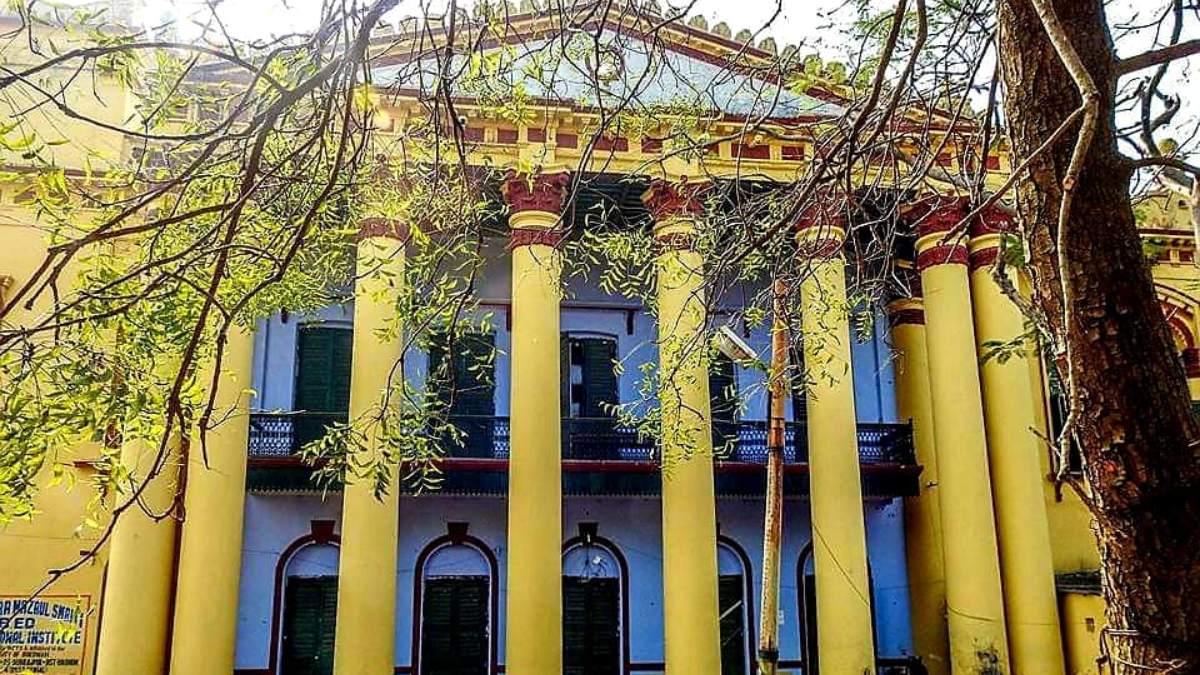 শান্তিনিকেতনের কাছেই রয়েছে হেতমপুর রাজবাড়ি, Hetampur Rajbari near ...