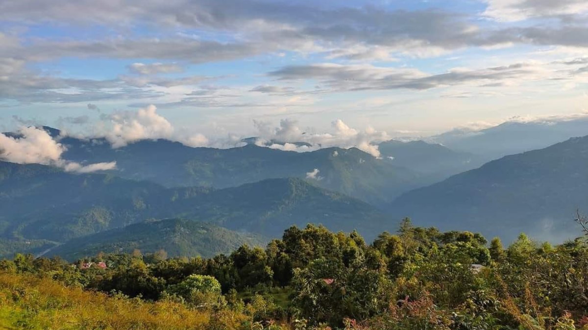 Kalimpong: সোনালি রোদ গায়ে মেখে বেড়িয়ে আসুন একেবারে অনামী এই অফবিট ...
