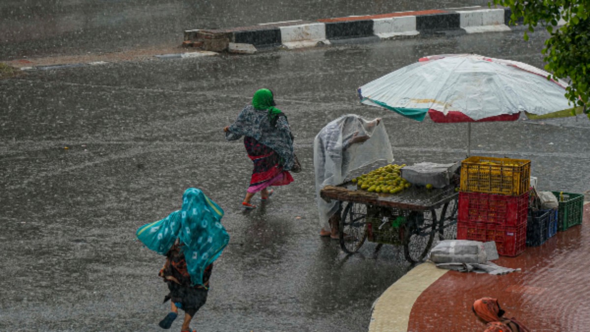 Rain in India: জুলাইয়ে রেকর্ড বৃষ্টি হলেও অগাস্টে ঘাটতি বর্ষায়, জোড়া ...