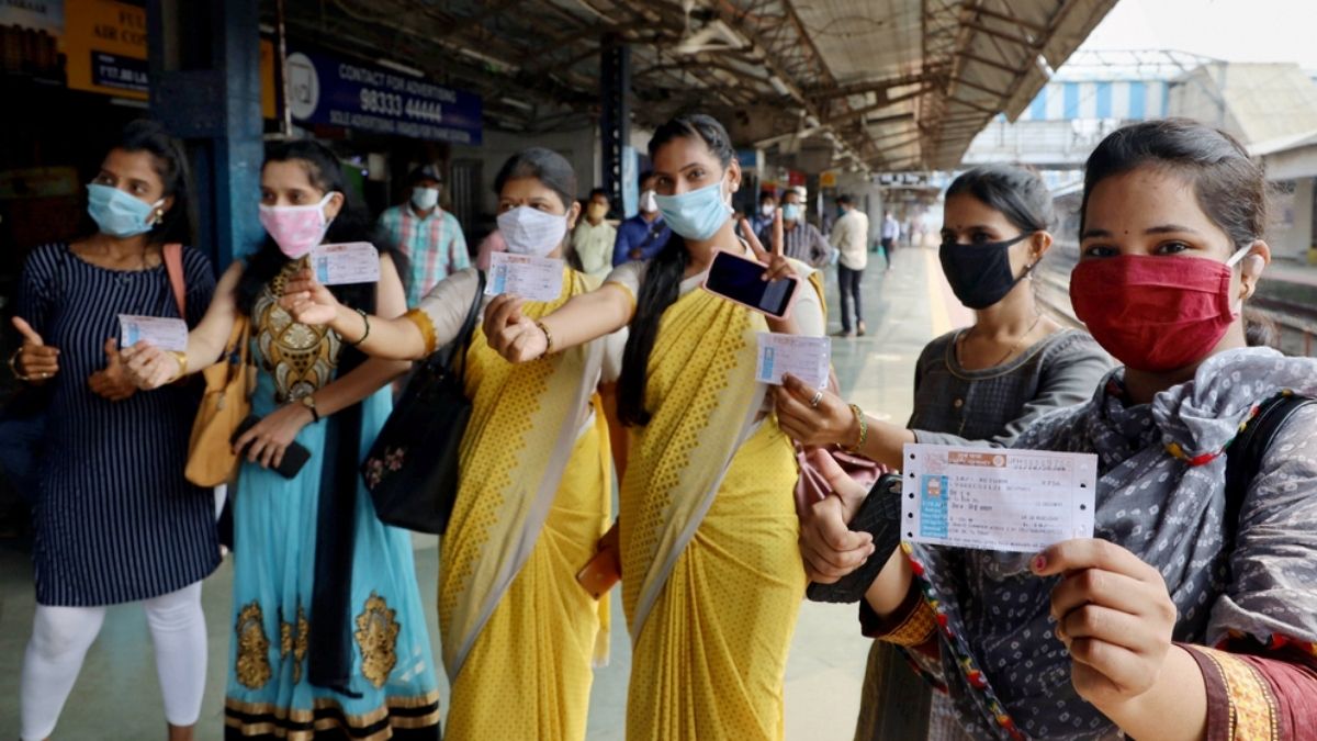 Train Ticket Lost: ট্রেনের টিকিট ছিঁড়ে গেলে কিংবা হারিয়ে গেলে কী করবেন? জানুন এই নিয়ম | Train ...