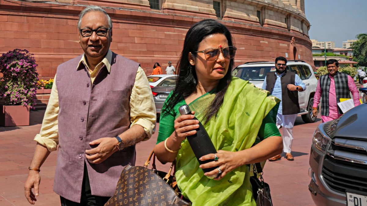Mahua Moitra:মহুয়ার সাংসদ পদ খারিজের প্রস্তাবে সিলমোহর, এবার কি কোর্টে ...